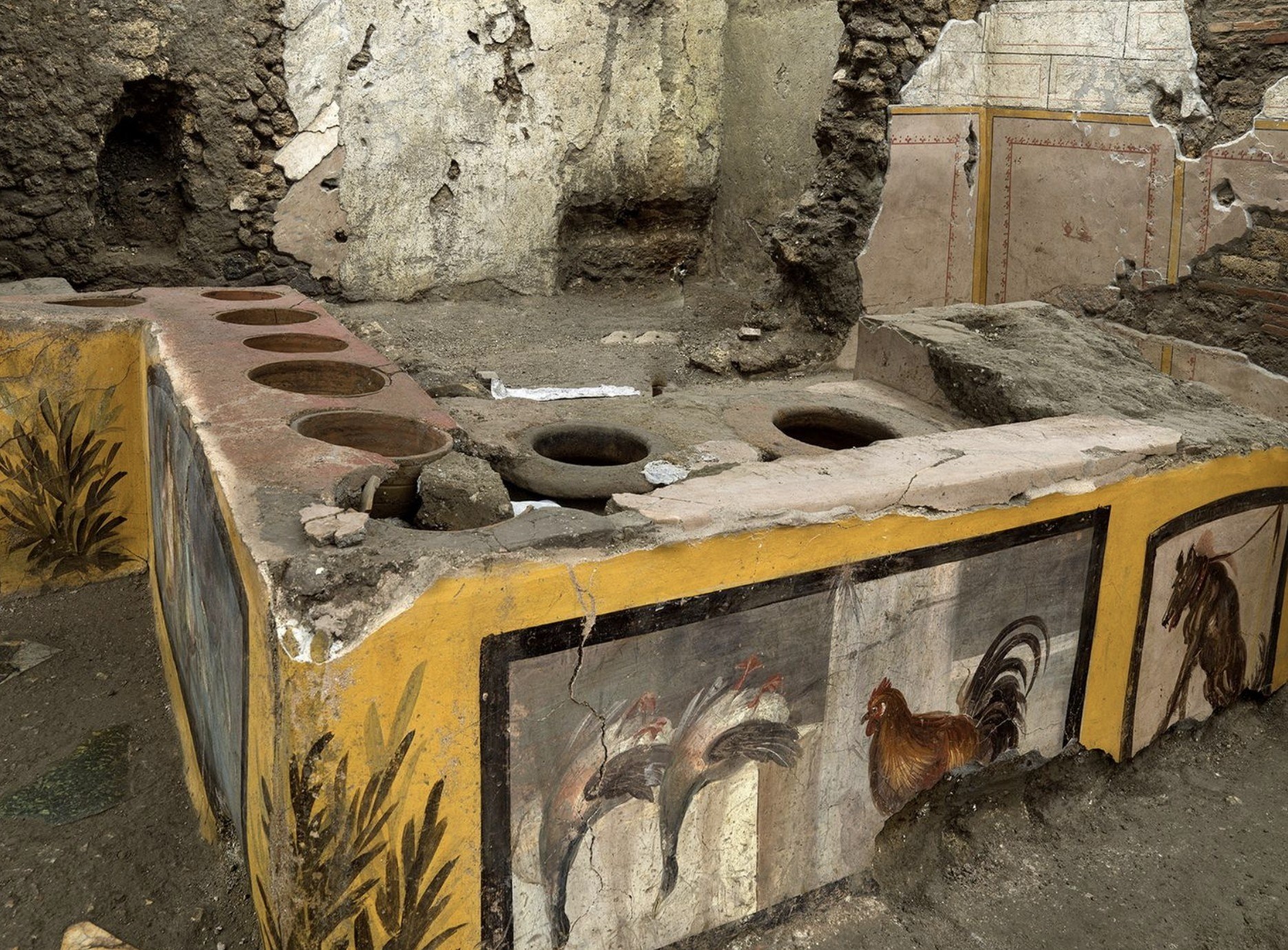 Archaeologists uncover ancient street food shop in Pompeii - 3 Quarks Daily