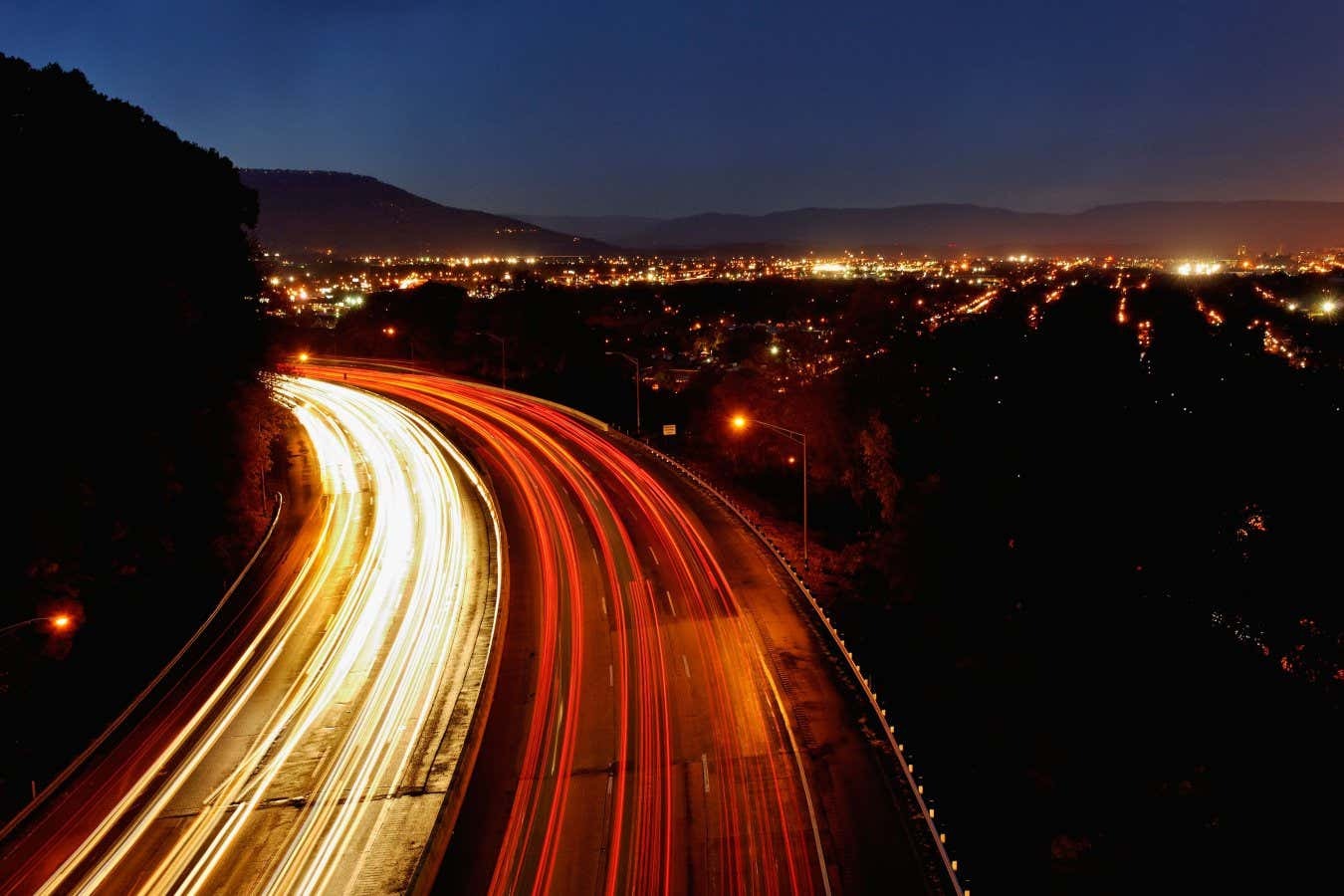 AI put in charge of setting variable speed limits on US freeway - 3 ...