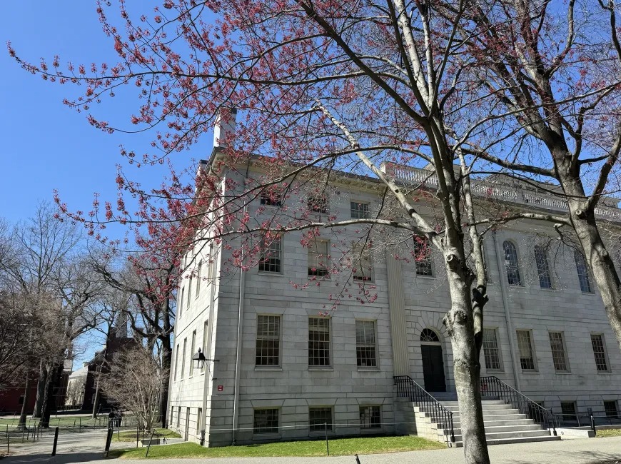 Encouraging Harvard to Resist - 3 Quarks Daily