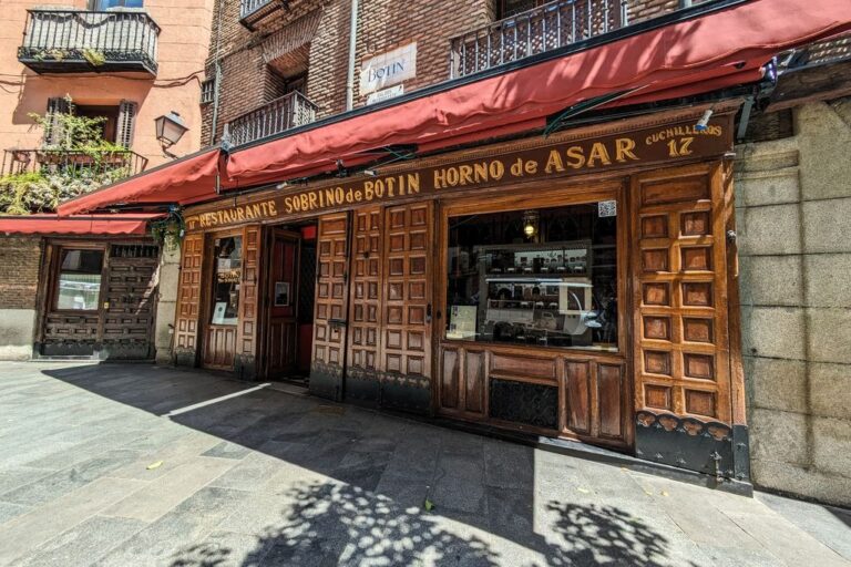 The Oldest Restaurant in the World Just Turned 300 Years Old - 3 Quarks ...